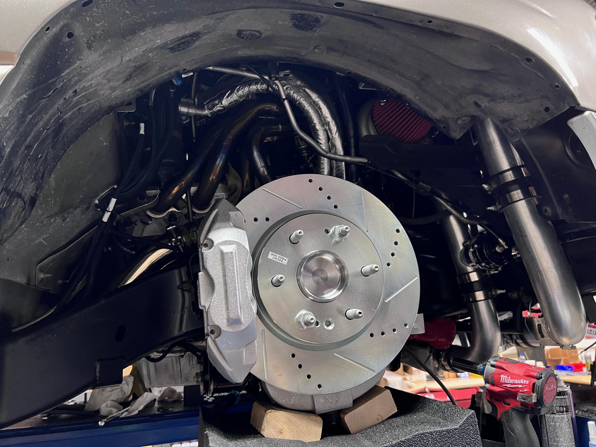 2019+ GM Truck Front Brake Calipers (PAIR) – Glenn's Auto Performance